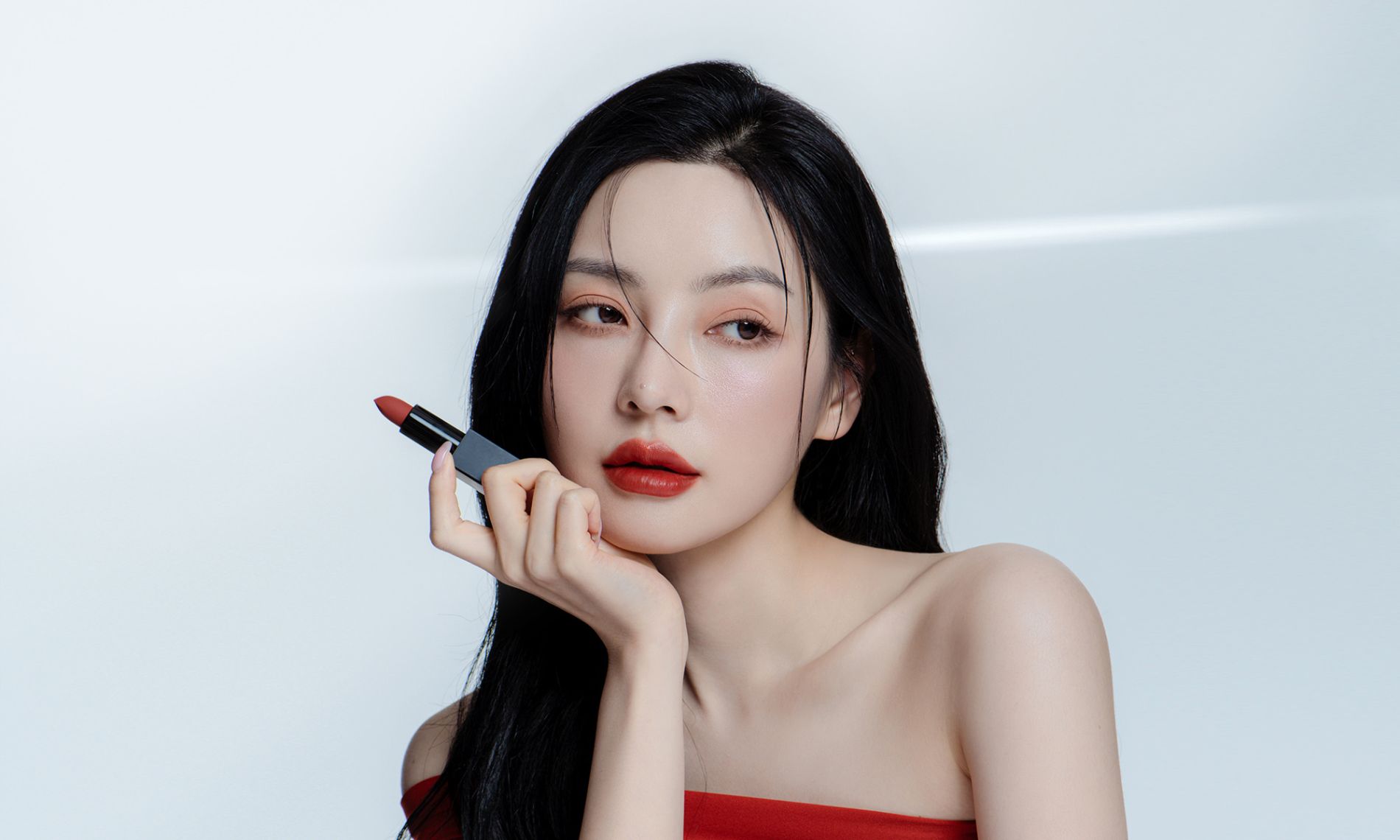 韓国コスメBOM(ビーオーエム)が公式WEBショップをオープン ボディの美白プライマーなどを販売 | esthete