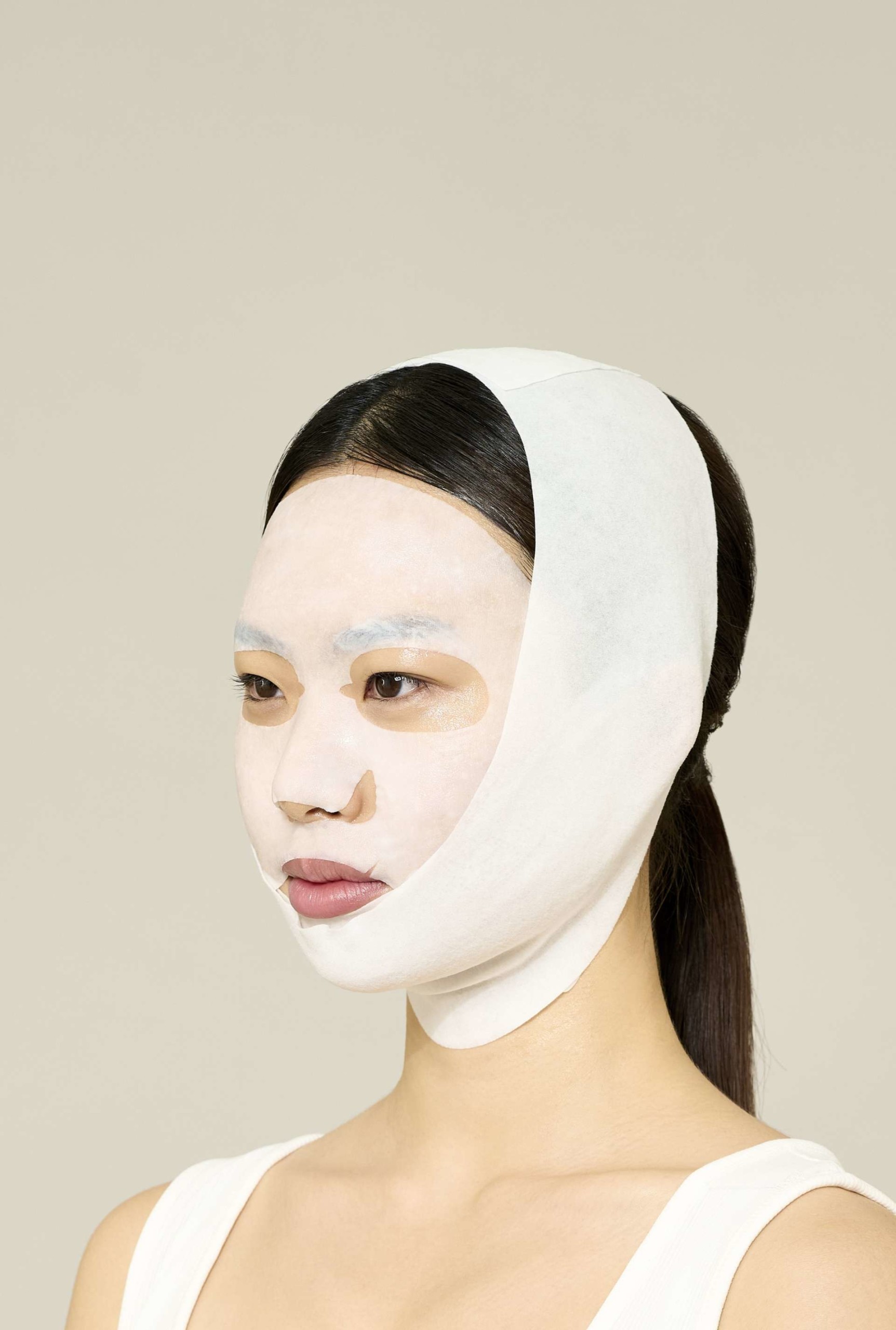 耳にかけてグイッとリフト！numbuzin(ナンバーズイン)の9番シートマスクがオフライン販売 | esthete